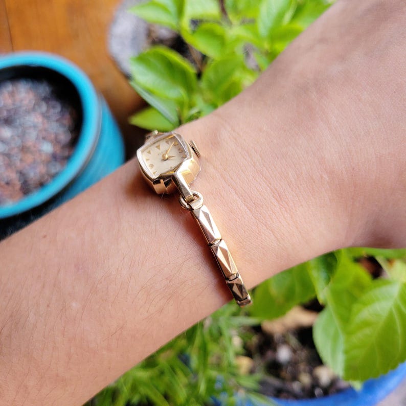 Vintage 10K RGP Elgin Classic Womens Womans Gold Square Analog Dainty ...