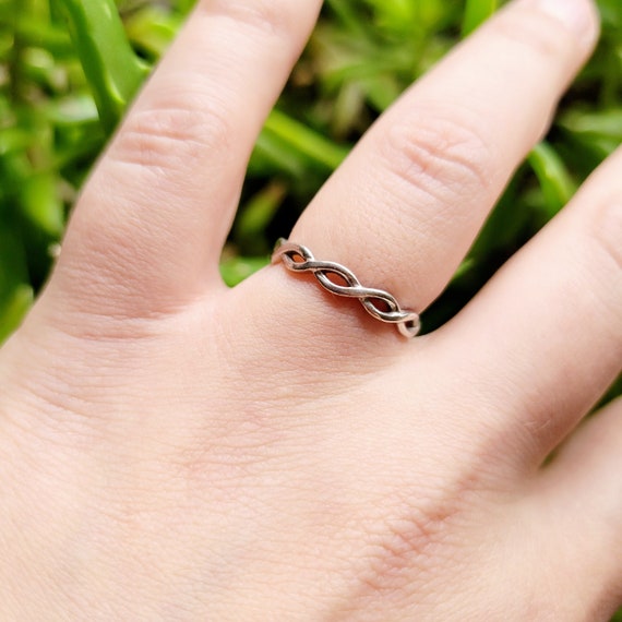 Dainty 925 Sterling Silver Twist Ring, Size 6 - Etsy Dainty 925 Sterling Silver Twist Ring, Size 6 - Etsy