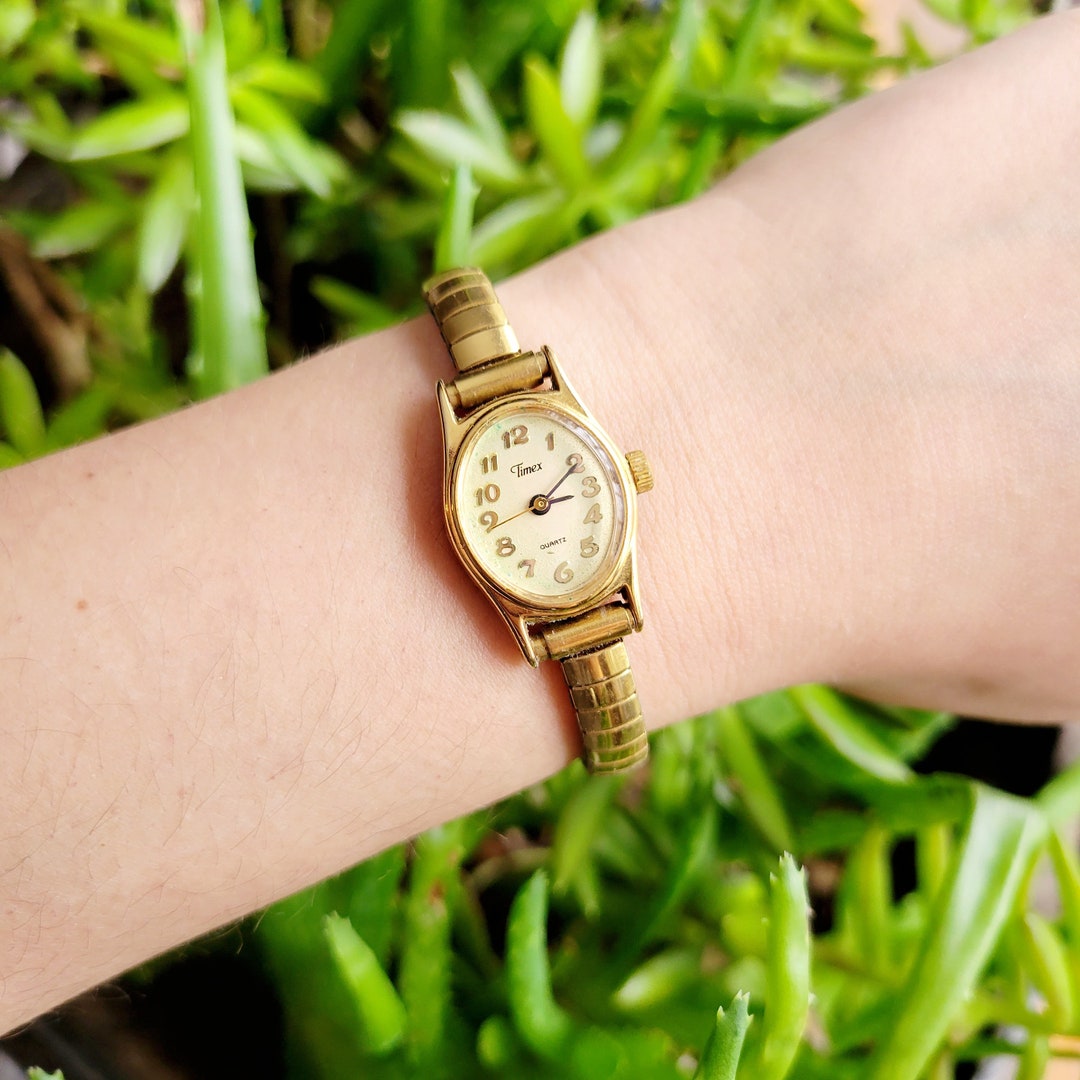 Vintage Timex Quartz Gold Stretch Watch - Etsy