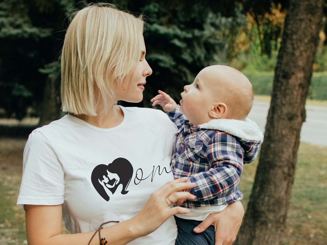 Mom Heart Shirt Gift for Mothers Day, Cute Mommy Graphic Tee Gift for ...