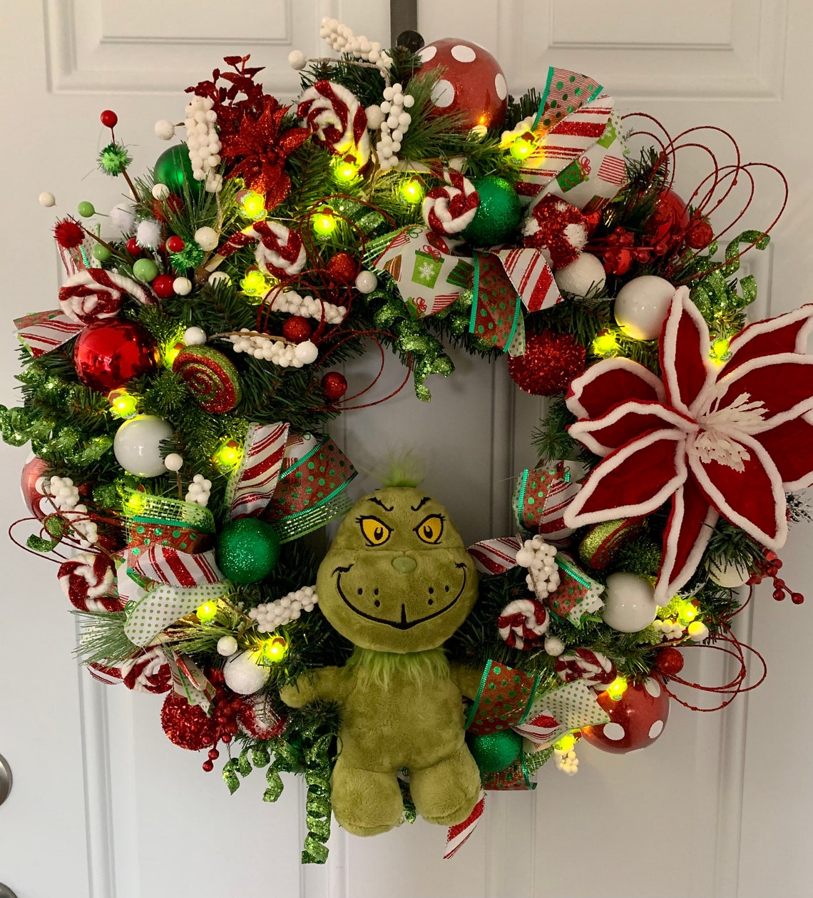 Grinch Wreath // the Grinch Front Door Wreath // Whoville - Etsy