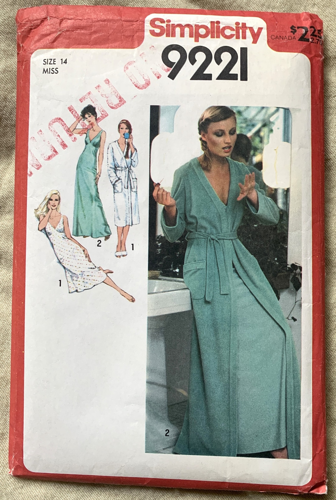 Vintage 1970's Simplicity Pattern 9221, Misses' Robe and Nightgown ...