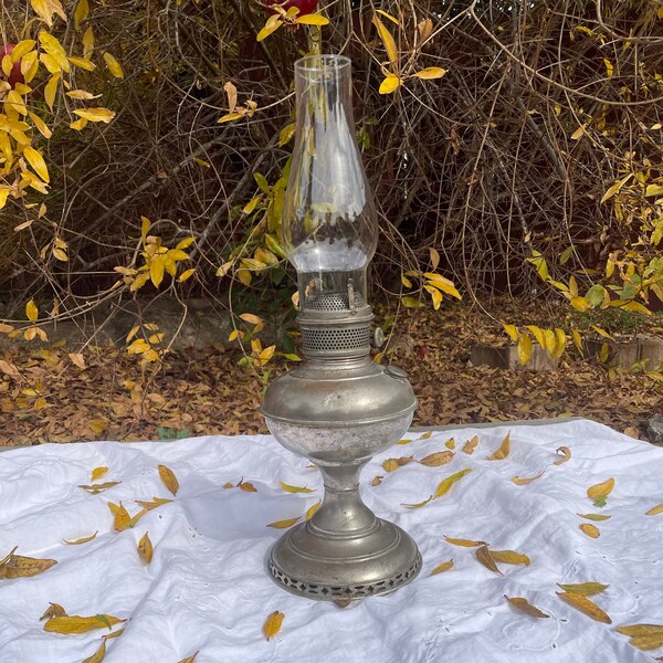 Vintage Metal Oil Lamps at Pearl Brandon blog