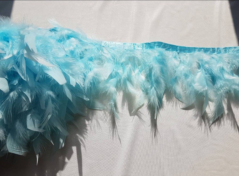 Weiche Und Fluffige Federn, Federbordüre, Federborte, Federband in ...