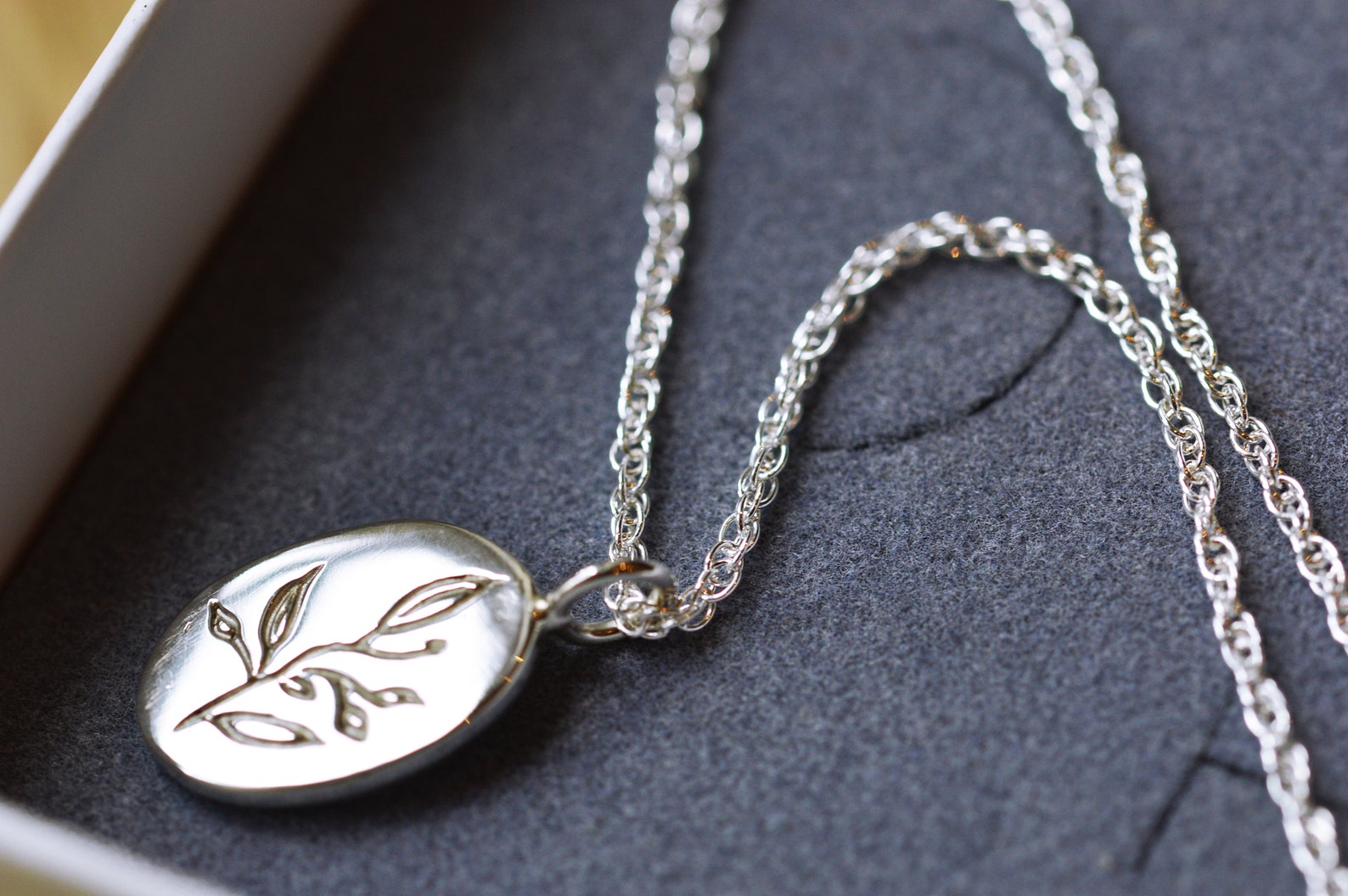 925 Sterling Silver Olive Branch With Rope Chain Necklace - Etsy