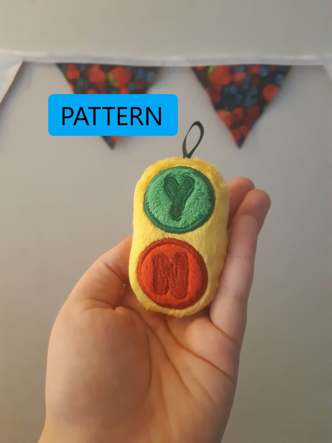ITH Machine Embroidery PATTERN: Yes No Button! - Etsy