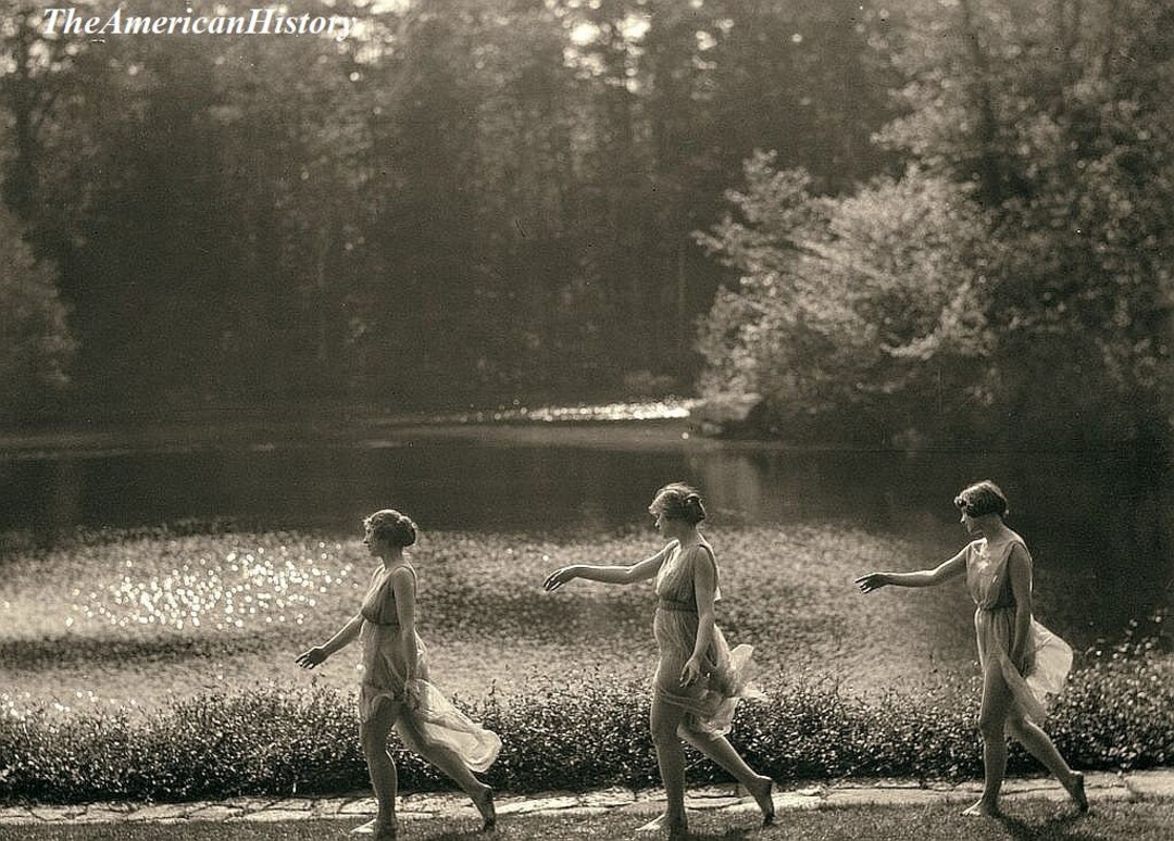 1933, New York Elizabeth Duncan Dancers G 0050 - Etsy UK
