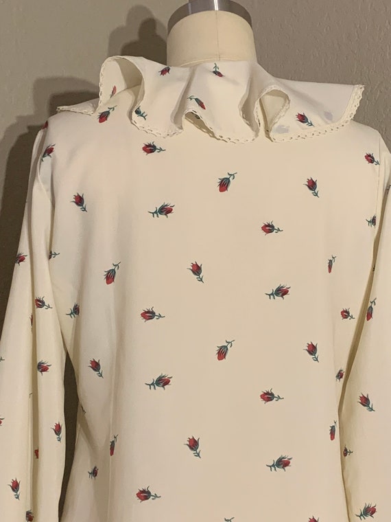 1990's Rosebud Print Blouse with Dramatic Ruffle Neck… - Gem