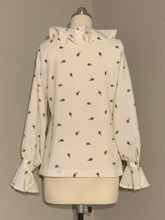 1990's Rosebud Print Blouse with Dramatic Ruffle Neck… - Gem