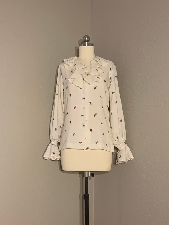 1990's Rosebud Print Blouse with Dramatic Ruffle Neck… - Gem