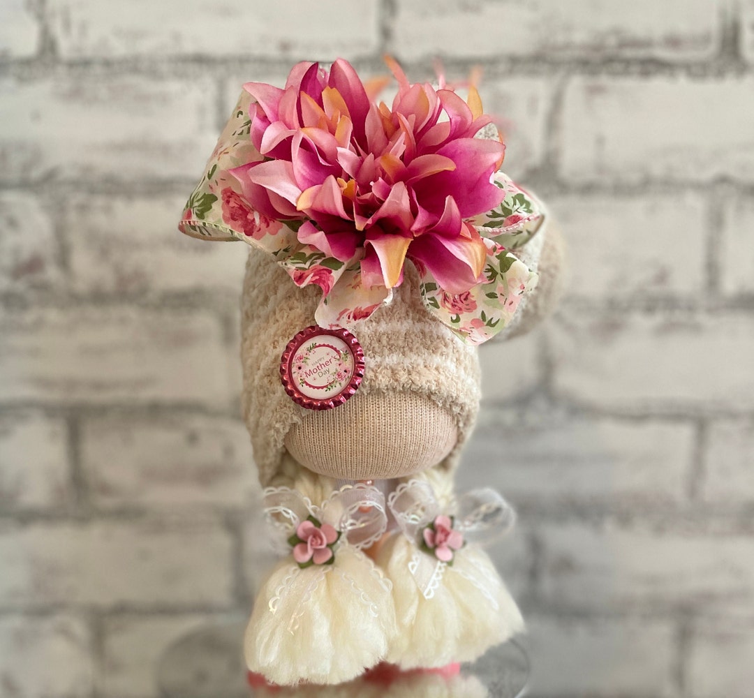 Mothers Day Girl Gnome - Knit Hat - Tiered Tray Gnome - Farmhouse Gnome ...