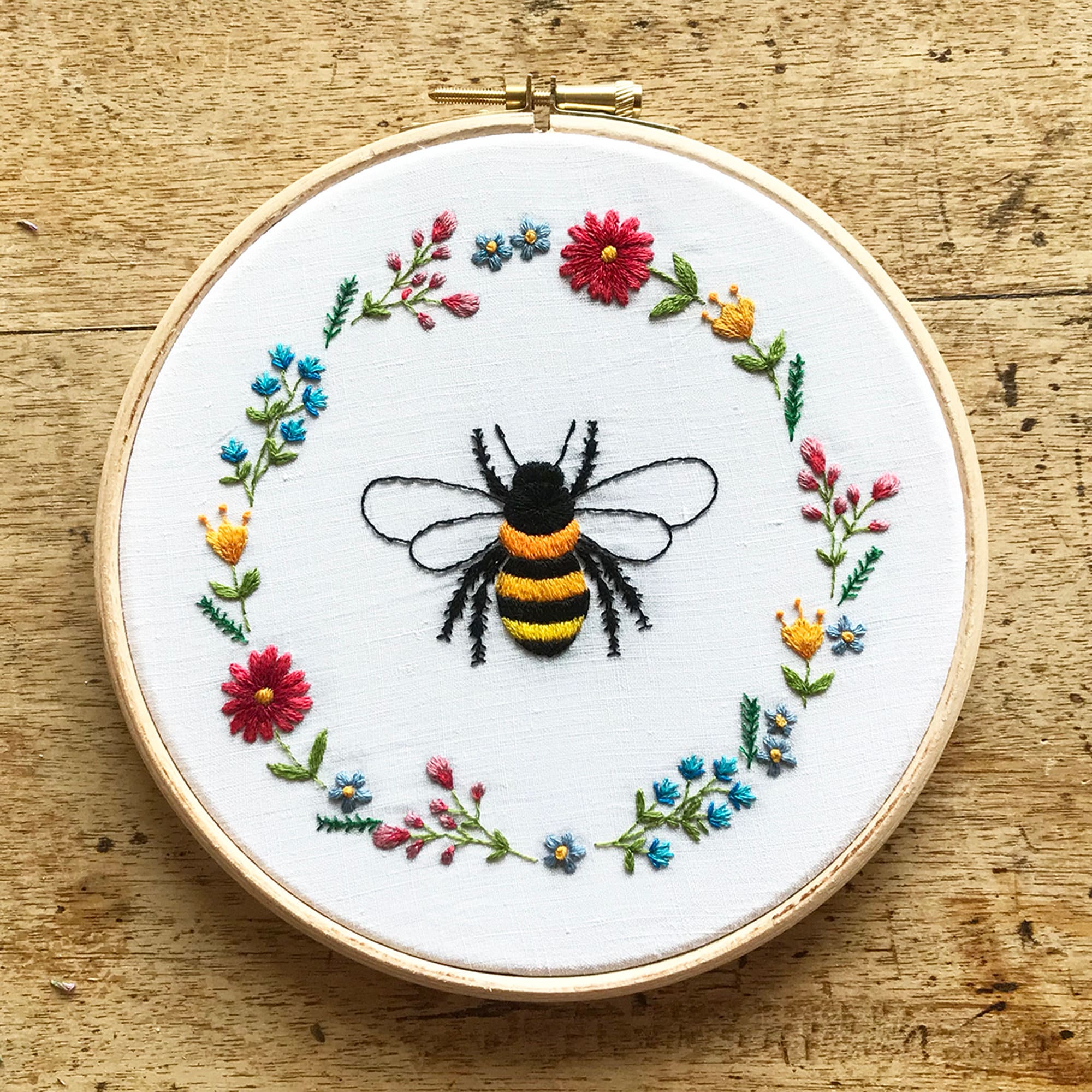 Floral Bee Embroidery Pattern Bee Embroidery Pattern | Etsy