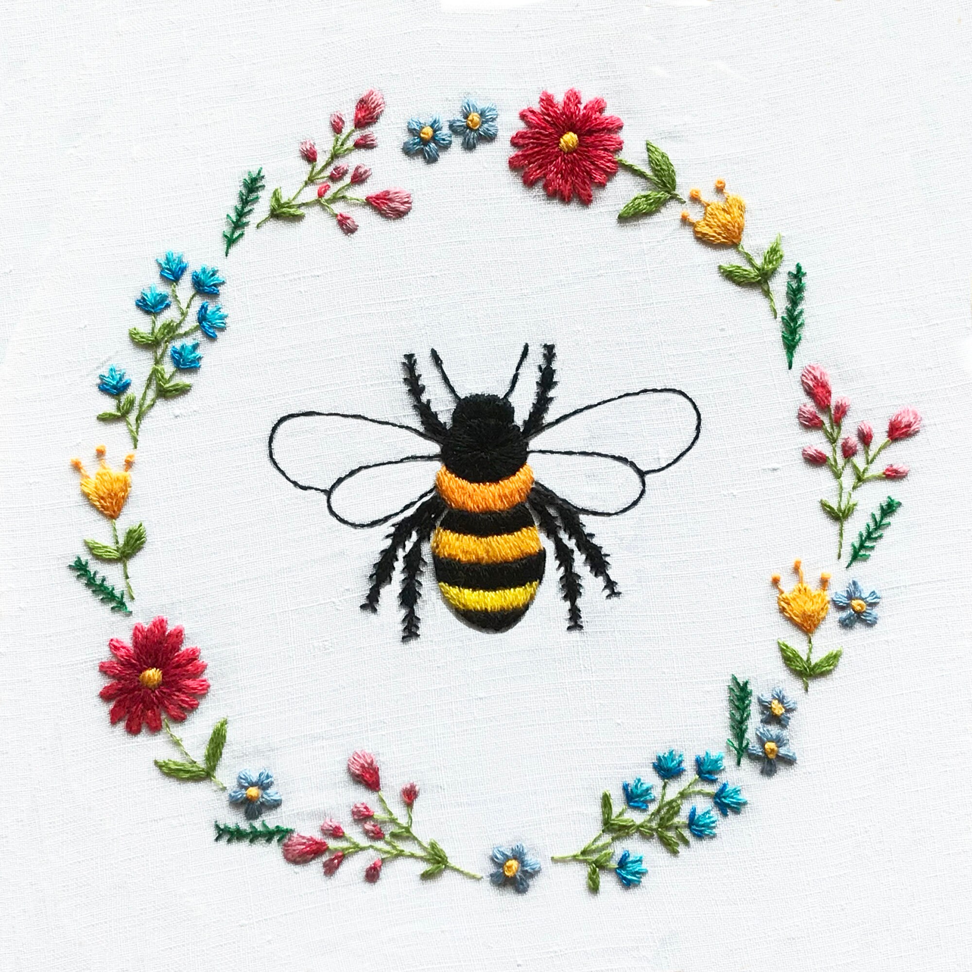Floral Bee Embroidery Pattern Bee Embroidery Pattern | Etsy