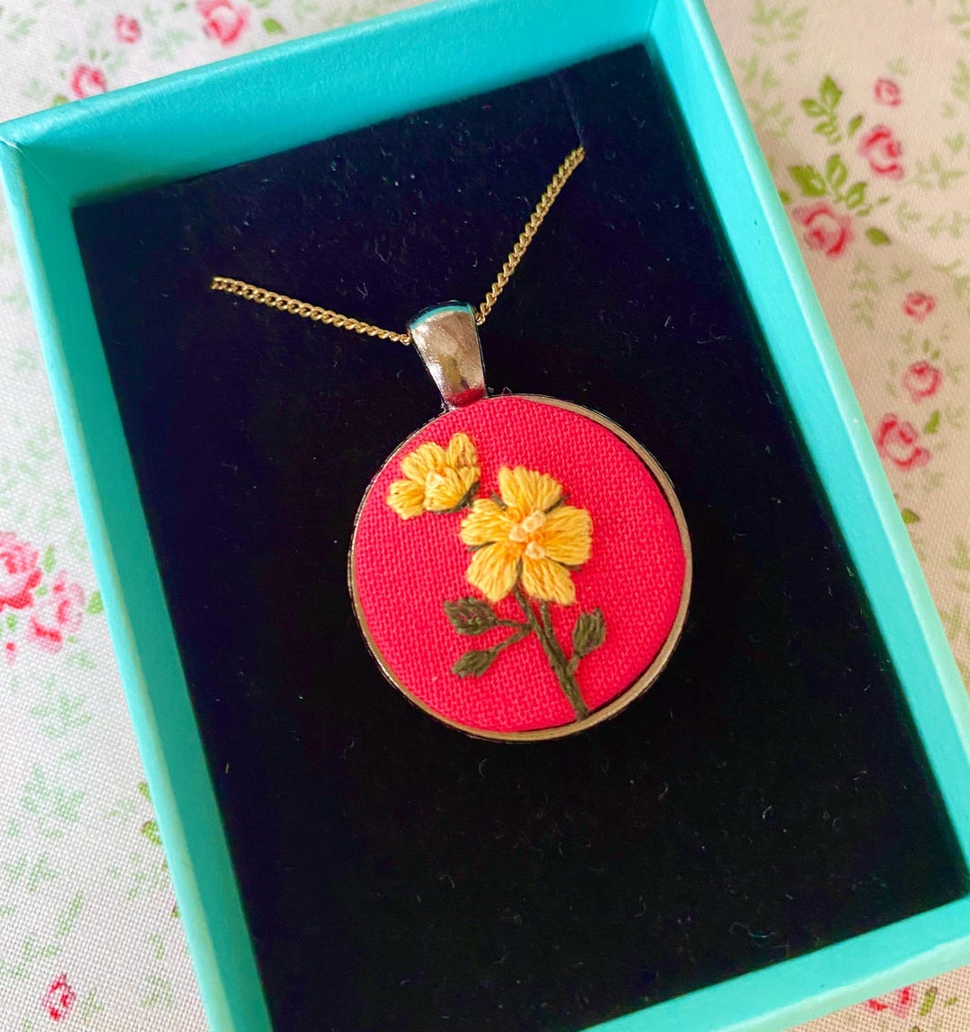 Hand Embroidered Buttercup Pendant Necklace: Beaded Floral Jewelry - Etsy