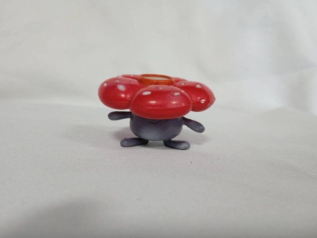 Pokemon Vintage Figure 1998 Rafflesia / Vileplume / Ruffresia Tomy ...