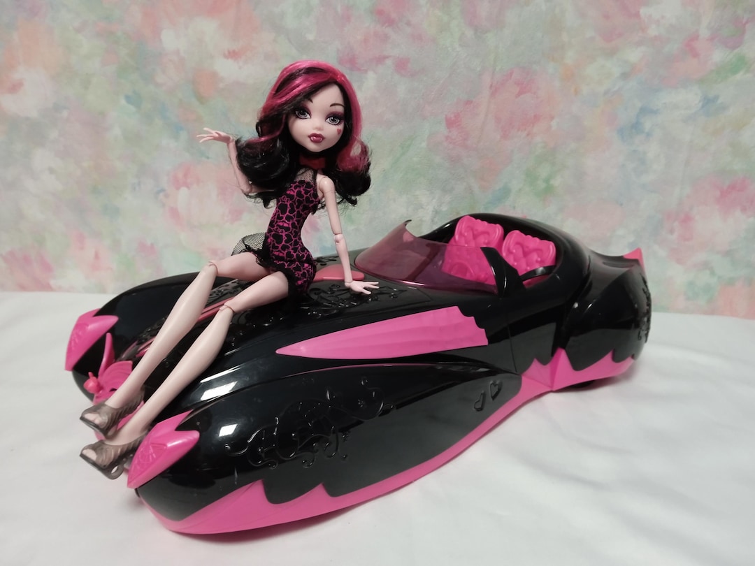 Monster High - Sweet 1600 Roadster With Exclusive Draculaura - Mattel ...