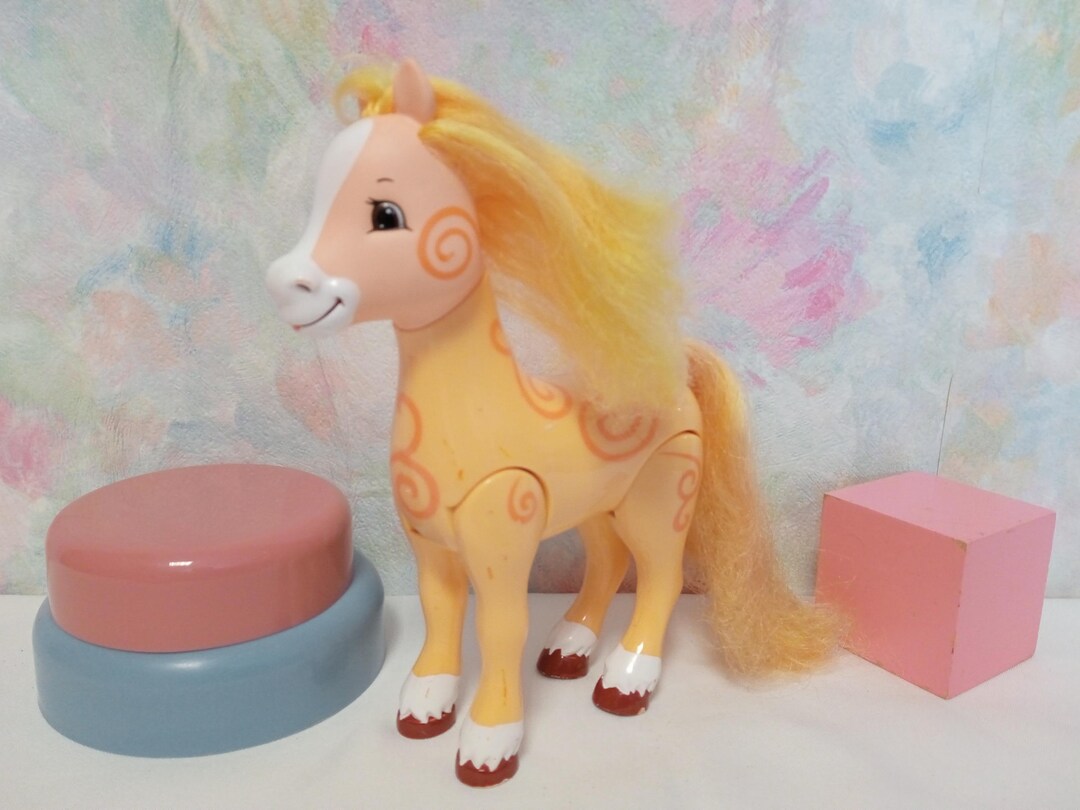 Strawberry Shortcake Bandai Strawberryland Fillies Filly Parade Orange ...