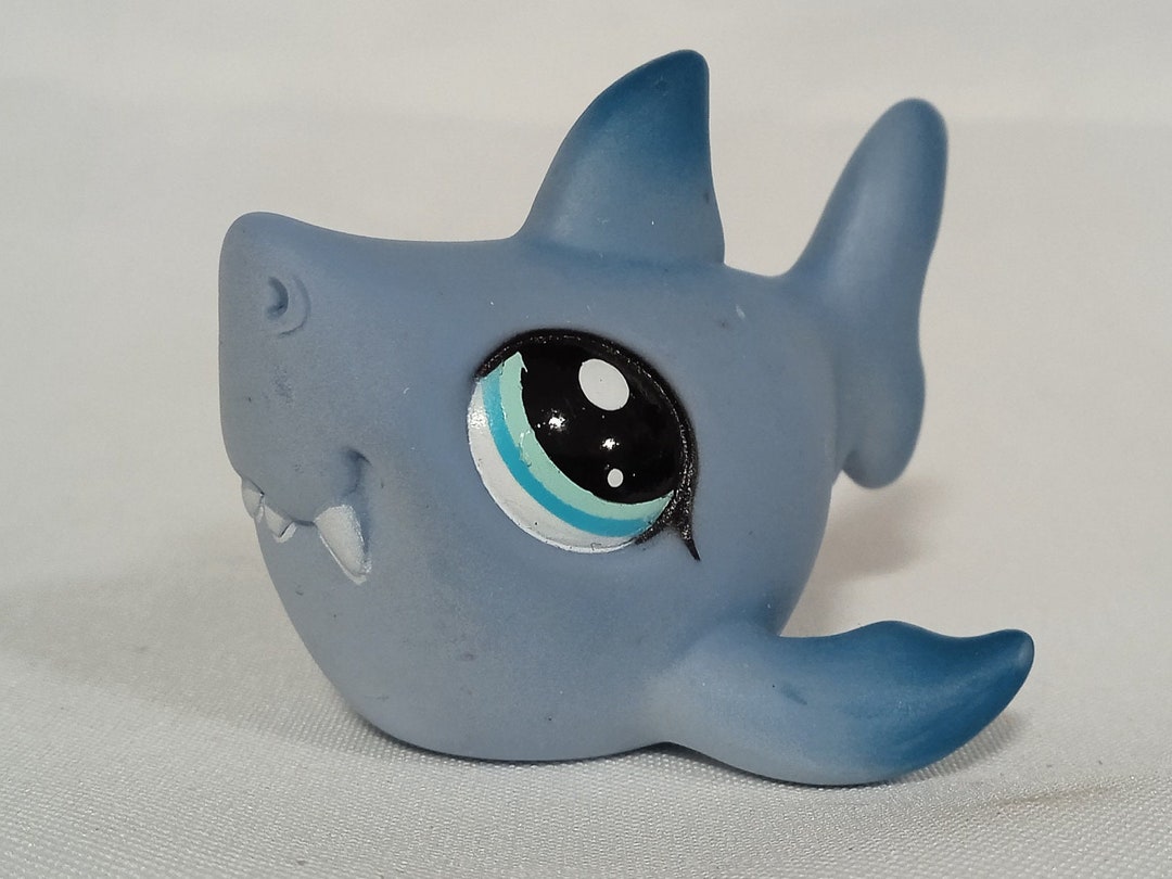 Littlest Petshop Hasbro Figure Shark #2139 Collectible Retro Toy ...