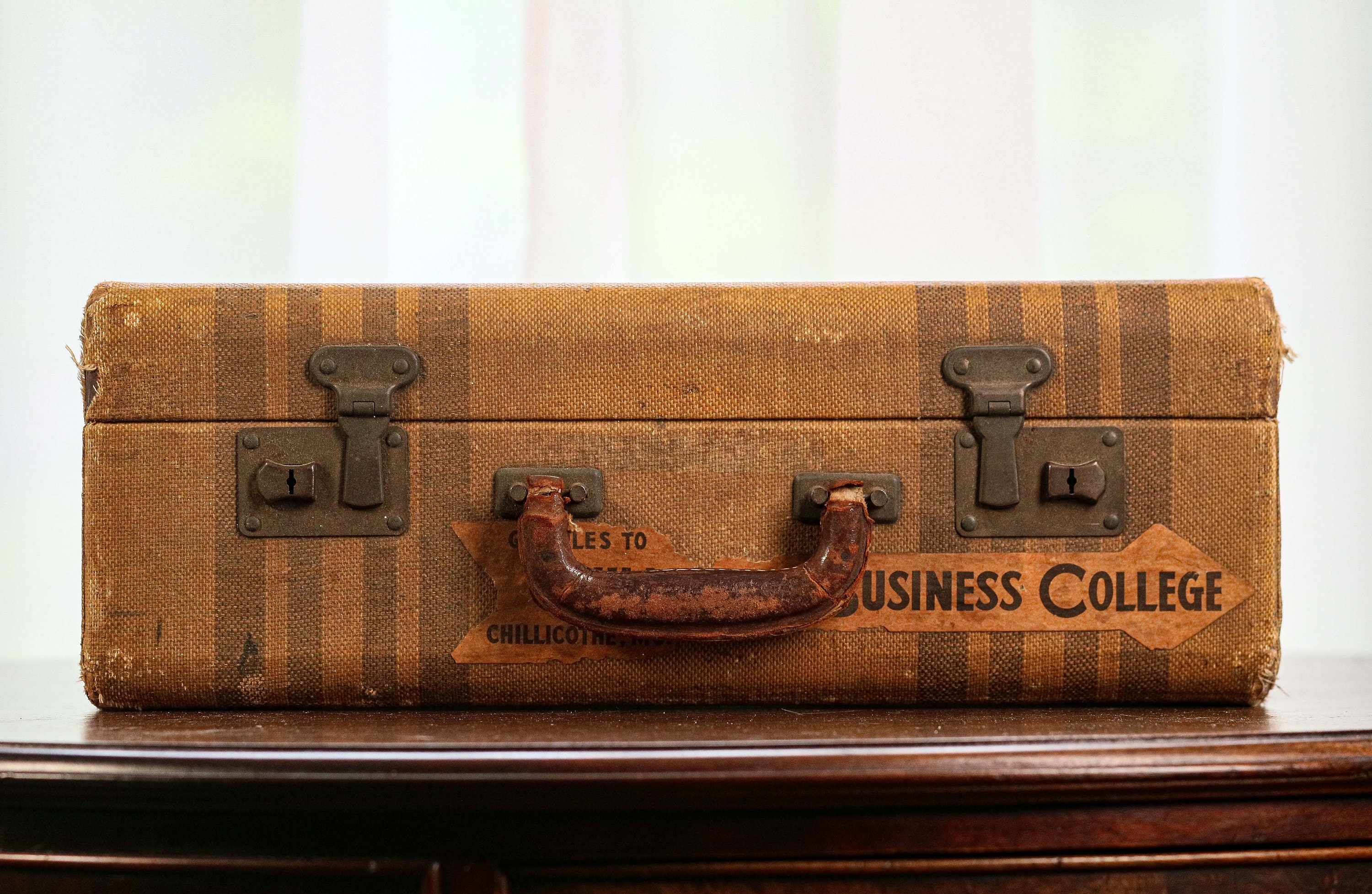 Fantastic Vintage Retro Suitcase Luggage With Chillicothe Business ...