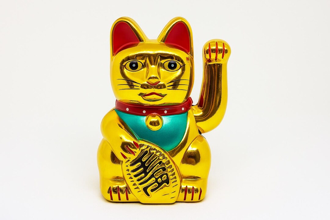 Chinese Lucky Cat Wealth Waving Hand Cat Gold Maneki Neko Cute Lucky ...