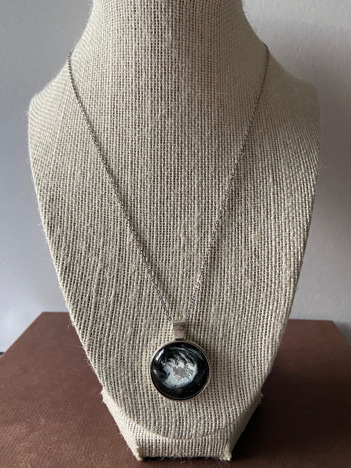 Hypnosis Round Pendant holliday | Etsy