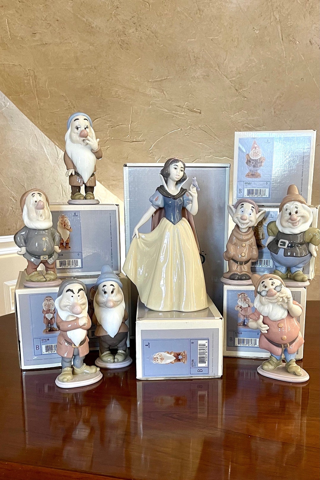 Lladro 1994 Disney Snow White and the Seven Dwarfs Porcelain Figurines ...