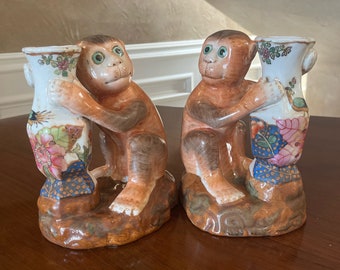 Pair of Vintage Chinoiserie Monkeys Holding Tobacco Leaf Vases - Etsy