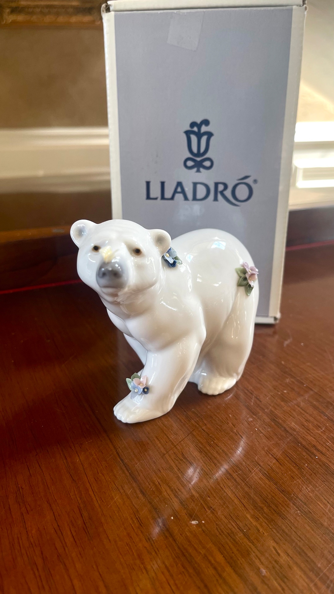 Lladro Attentive Polar Bear With Flowers 6354 Porcelain Figurine With ...