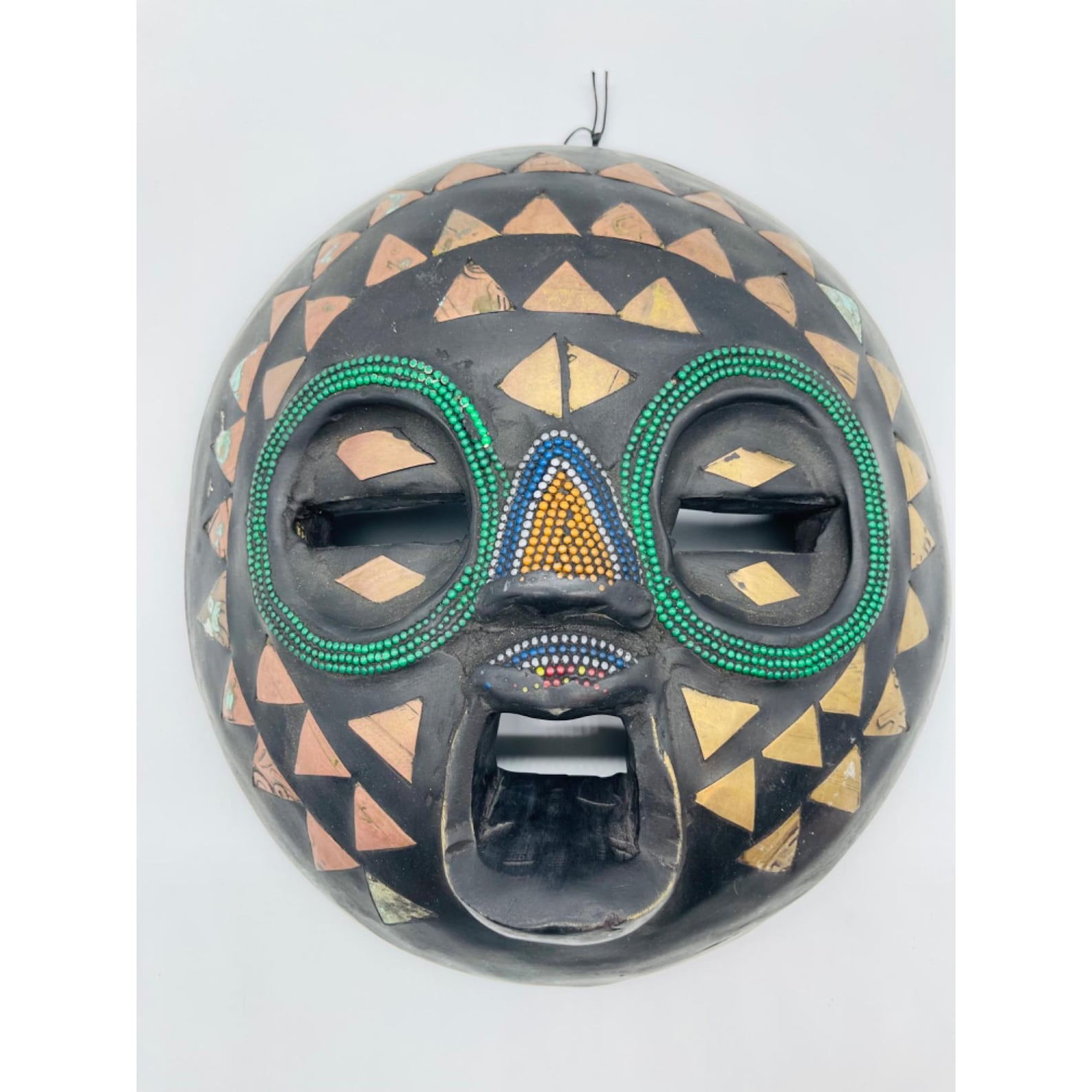 AFRICAN WOOD MASK / Round / Wall Decor / Wall Hanging / Handcarved ...