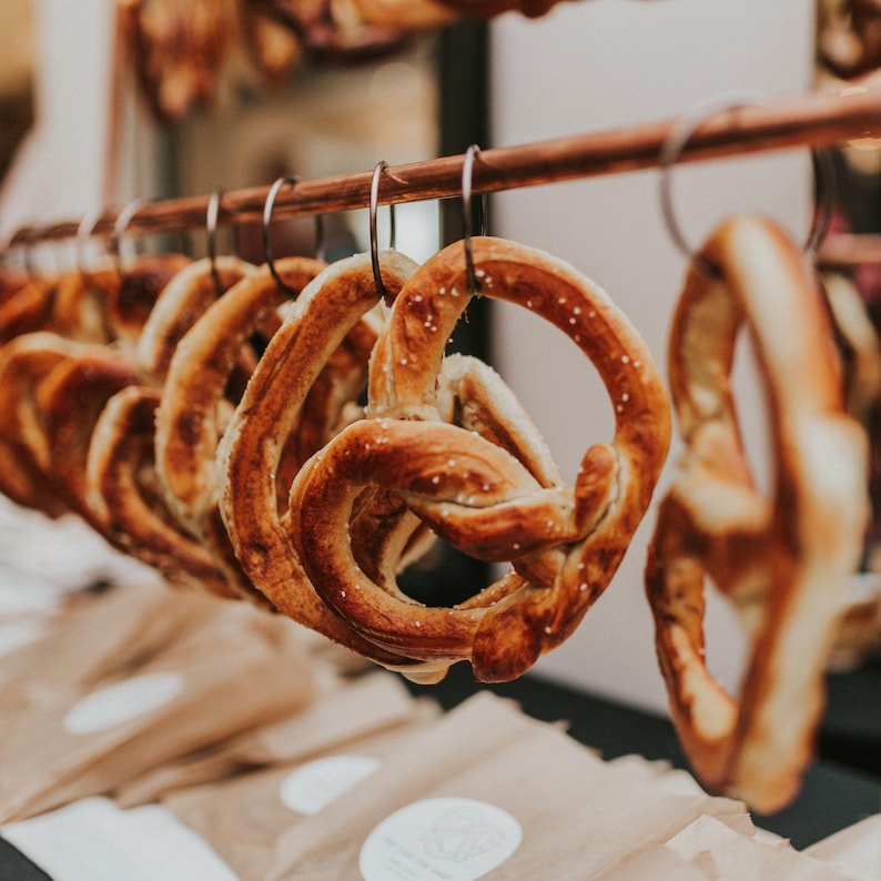 Tie the Knot Pretzel Favor Stickers: Personalized Wedding Labels - Etsy