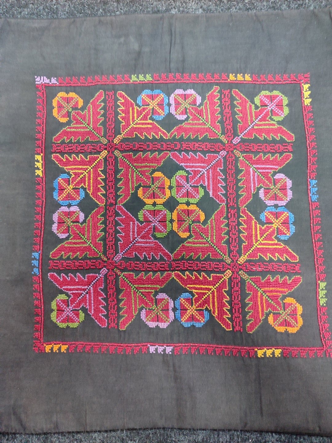 Antique Embroidery, Antique Textile, Decorative Textile, Handworking ...