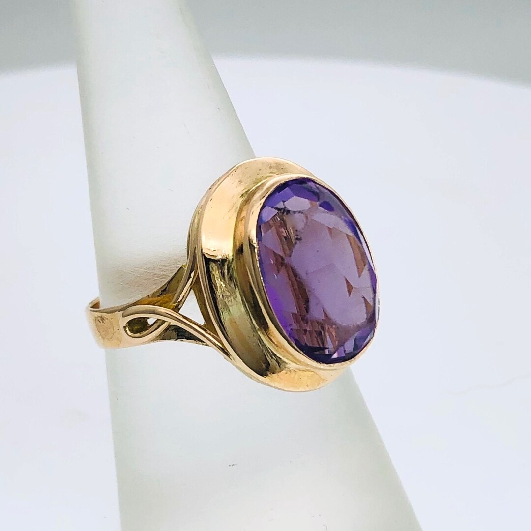 Elegant and Bold Gold Ring With Oval Amethyst - Etsy