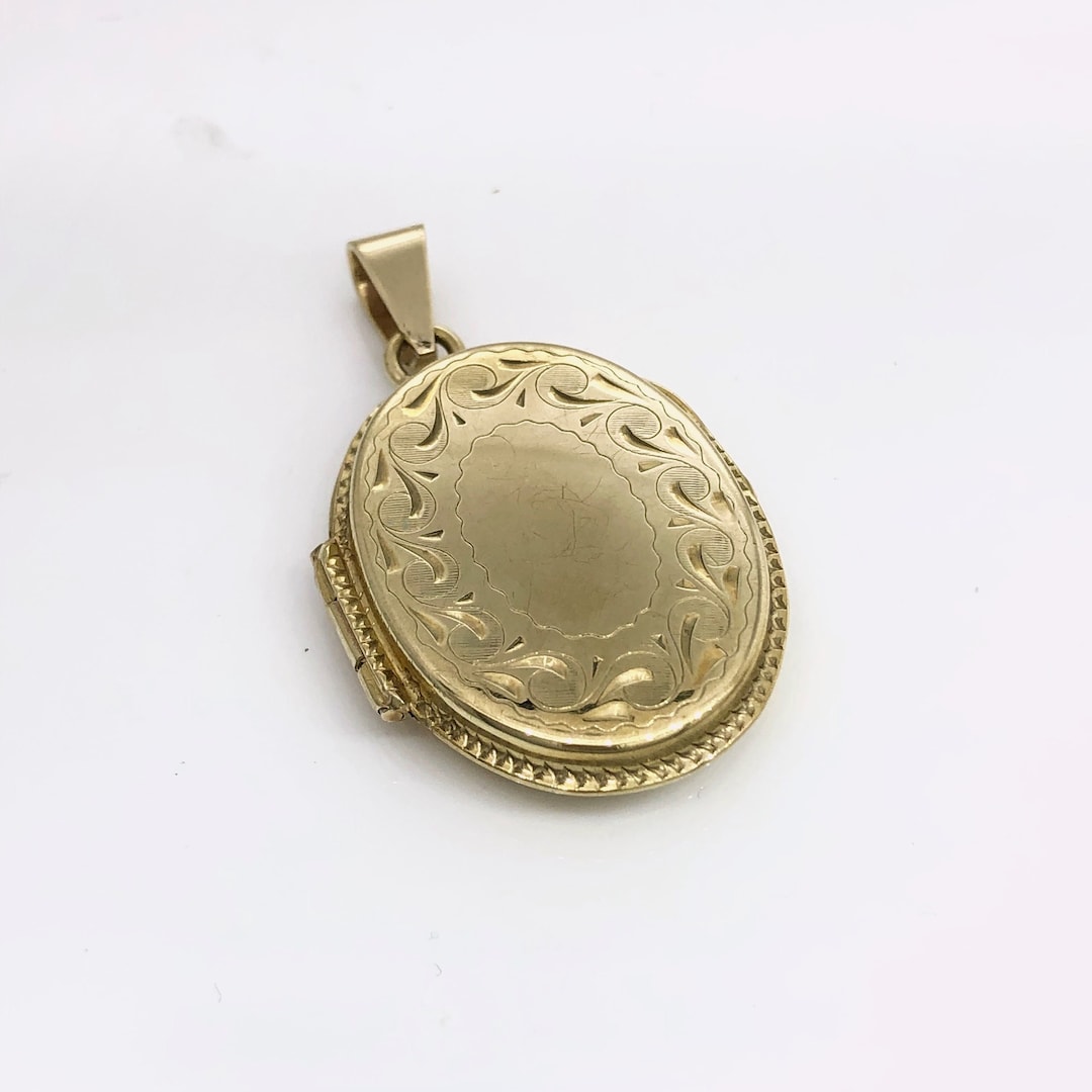 Gold Oval Locket Pendant With Engraved Ornament - Etsy