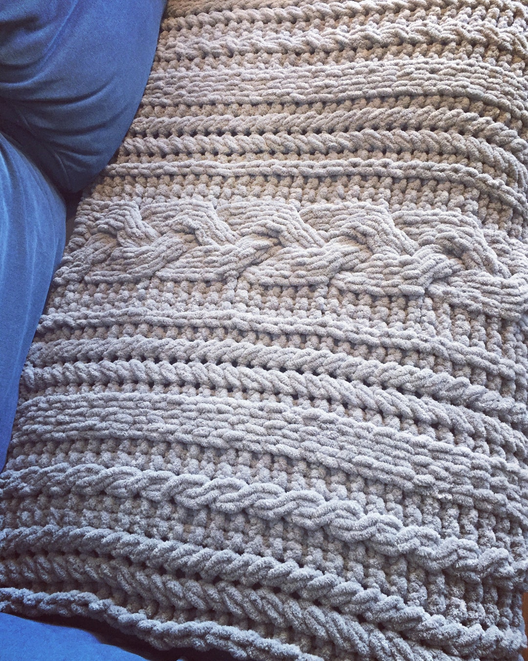 Blanket Pattern Download // PATTERN: Extra-chunky Braid Cable Blanket ...