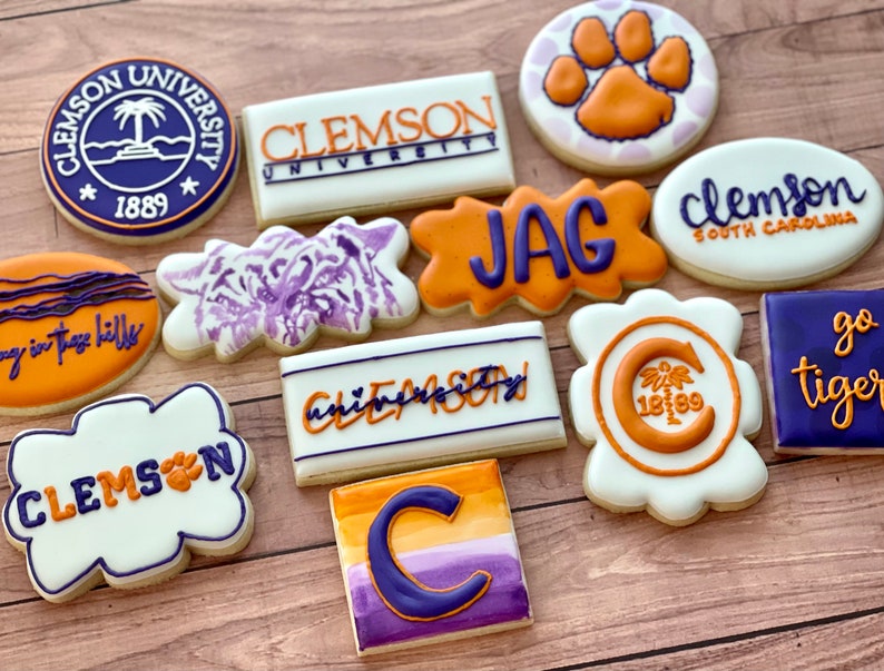University Themed Cookies College Cookies Graduation Etsy