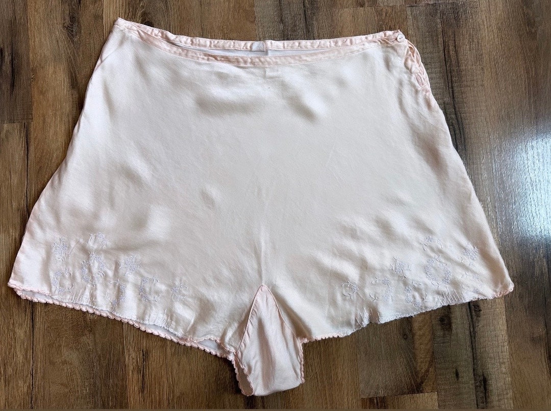 Vintage 1930s/1940s Satin Tap Pants With Floral Embroidery - Etsy
