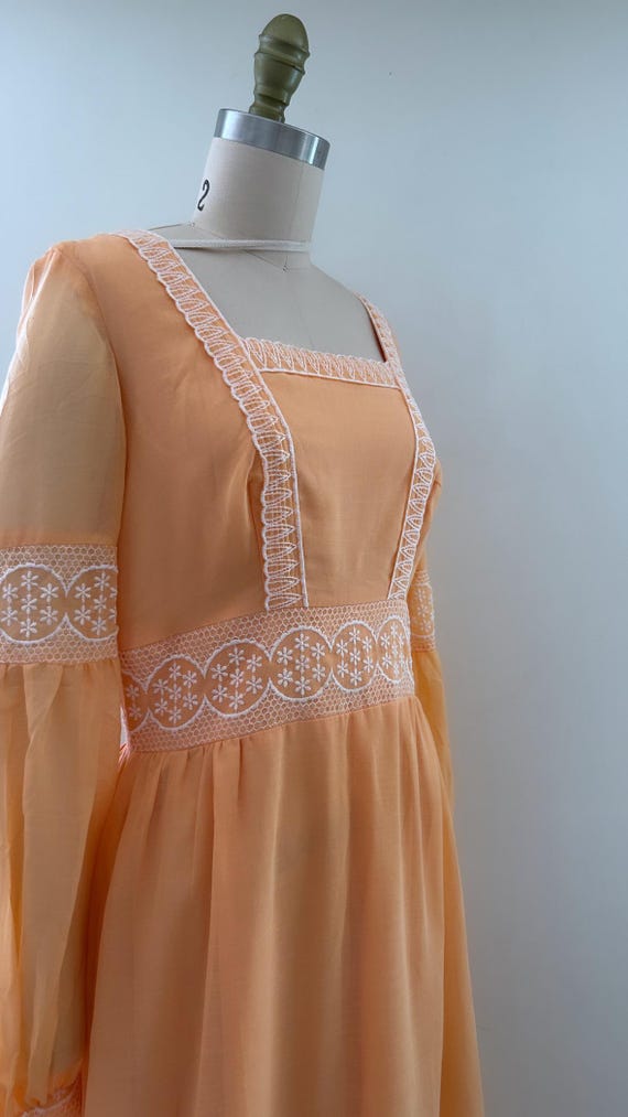 Vintage late 1960’s/early 1970’s peach Prairie Dress - Gem
