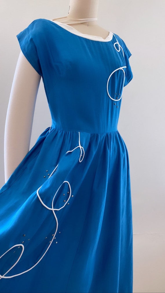 1950s blue appliqué swirl dress - Gem