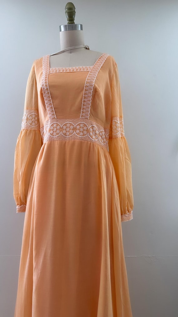 Vintage late 1960’s/early 1970’s peach Prairie Dress - Gem