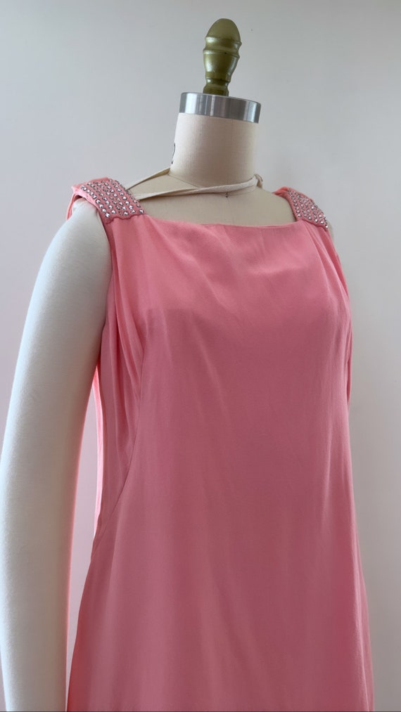 Bubblegum pink dress with leafy stencil patterns - Gem