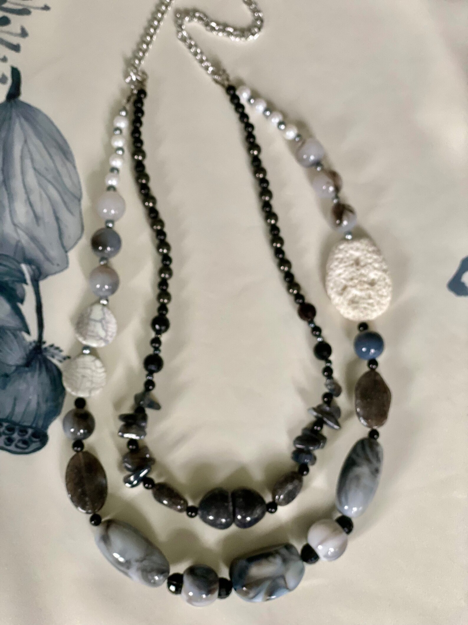 Tow Rows of Marble Colored Stones Statement, Interweaving Gray Stones ...