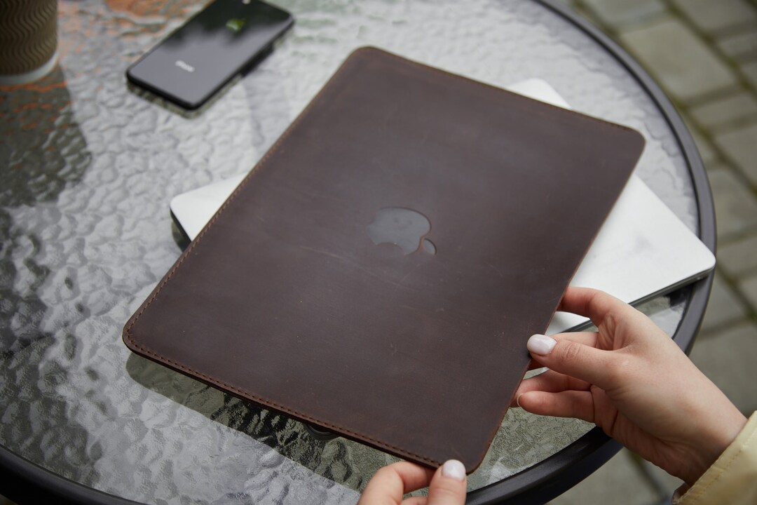 Personalised Leather MacBook Air and Pro Sleeve 13 14 16 / Embossed ...