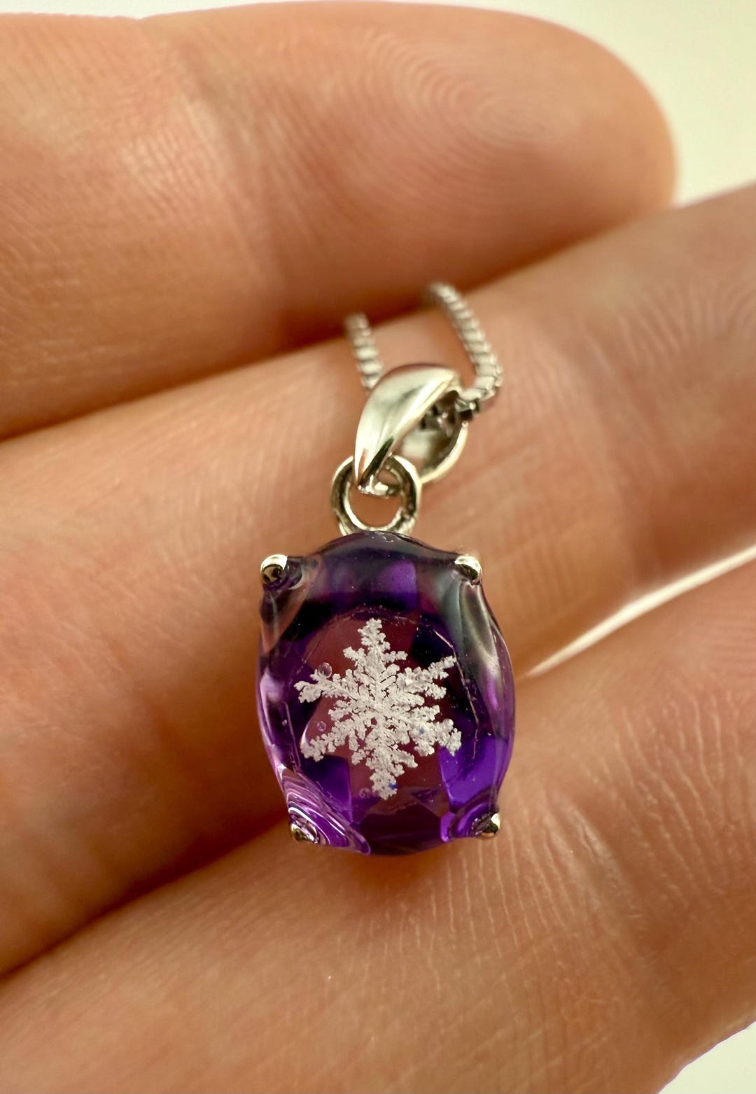 Real Snowflake Preserved - Artist Danielle Oliver - Captured Real ...