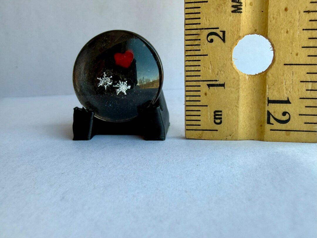 Real Snowflake Preserved - Artist Danielle Oliver - Captured Real ...