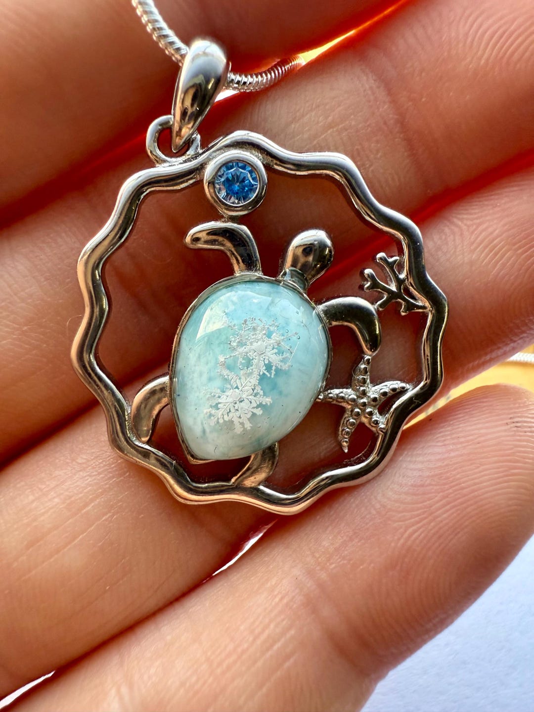 Real Snowflake Preserved - Artist Danielle Oliver - Captured Real ...
