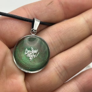 Real Snowflake Preserved Artist Danielle Oliver Captured Real Snowflake ...