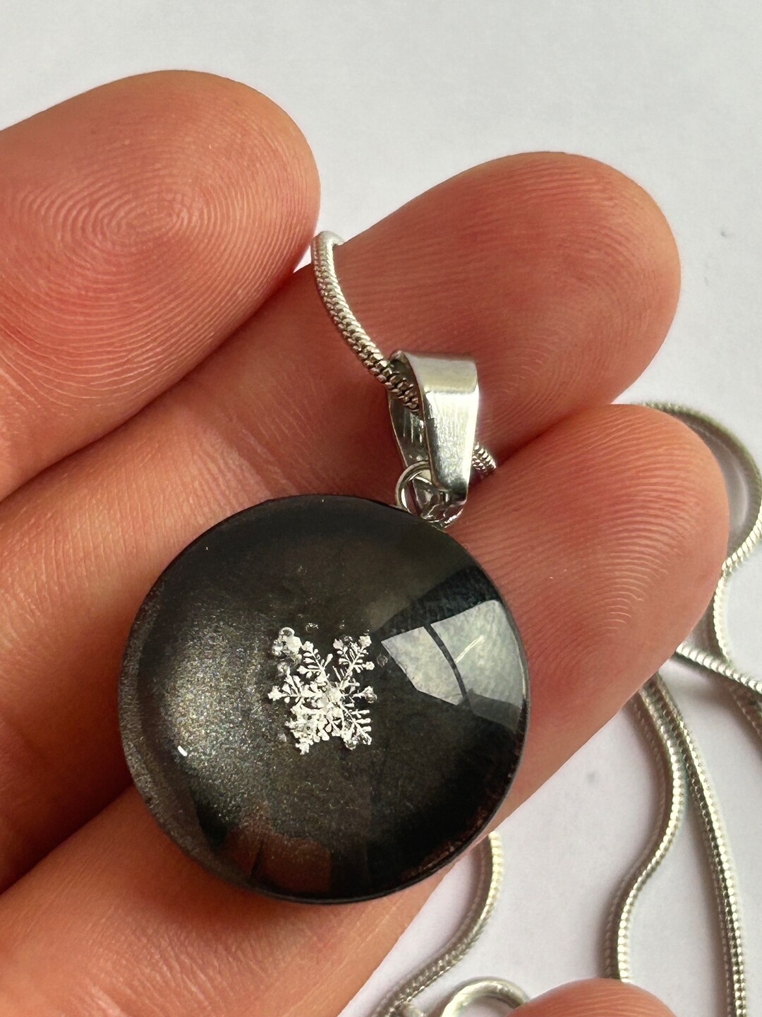 Real Snowflake Preserved - Artist Danielle Oliver - Captured Real ...