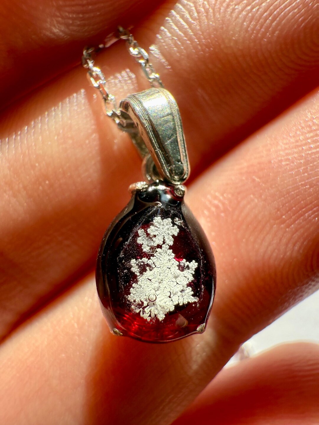 Real Snowflake Preserved - Artist Danielle Oliver - Captured Real ...