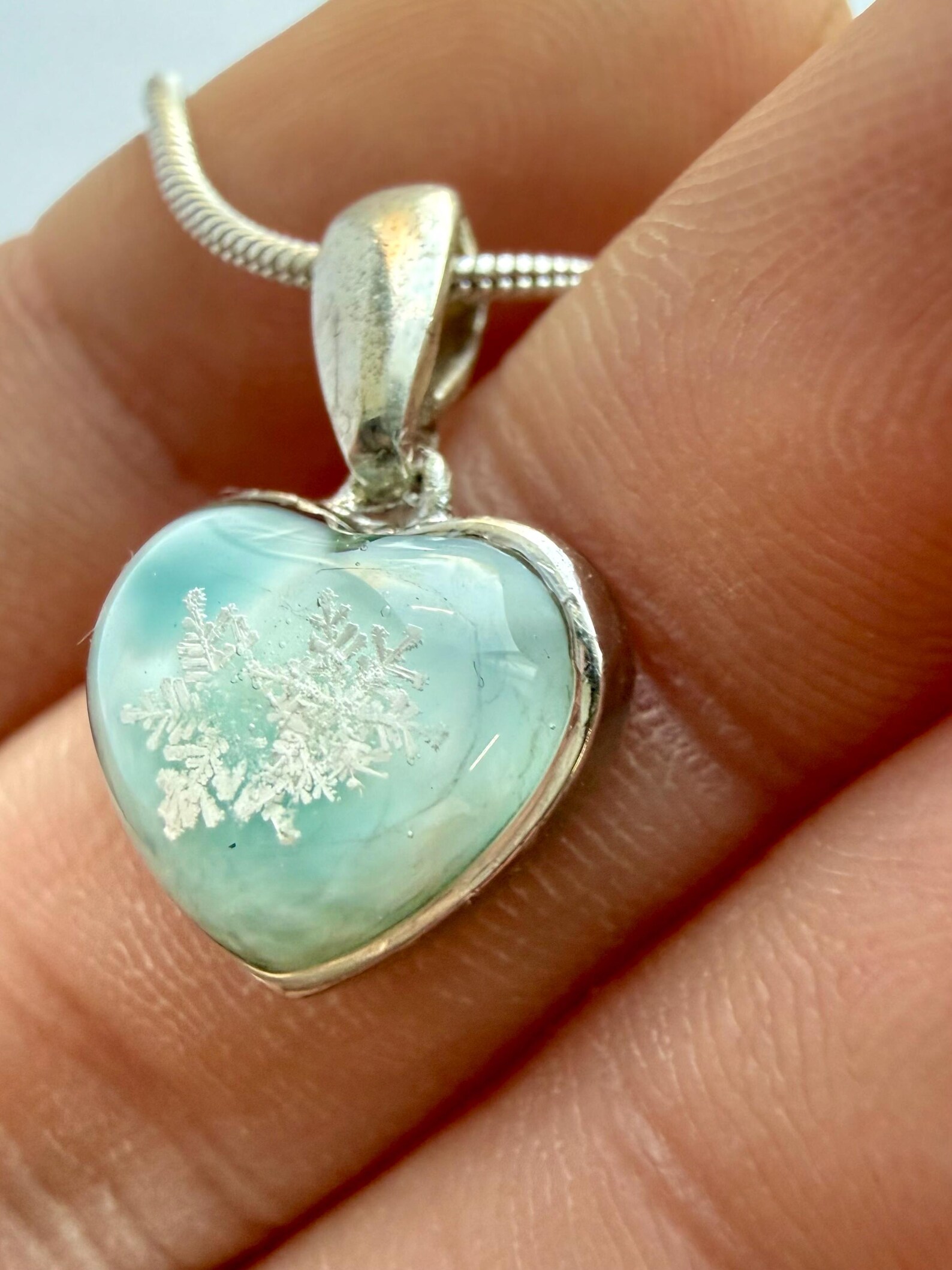 Real Snowflake Preserved - Artist Danielle Oliver - Captured Real ...
