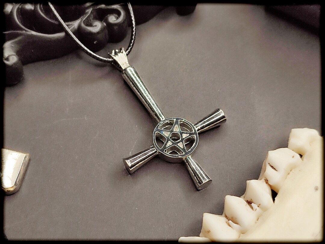 St. Peter's Cross Pentagram Pendant Necklace // Witch Necklace, Witch ...